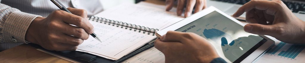 Family in airport - Partners Wealth Management